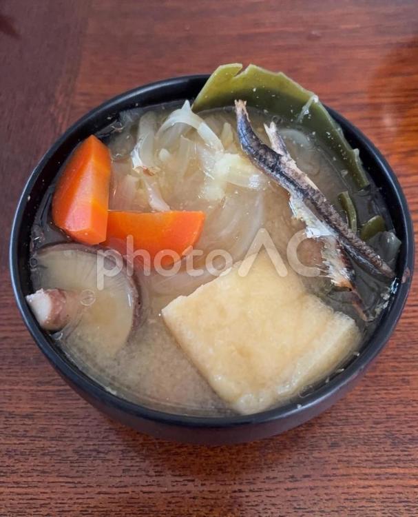 R7.01.30 人参などの具沢山みそ汁 - No: 31838040｜写真素材なら「写真AC」無料（フリー）ダウンロードOK