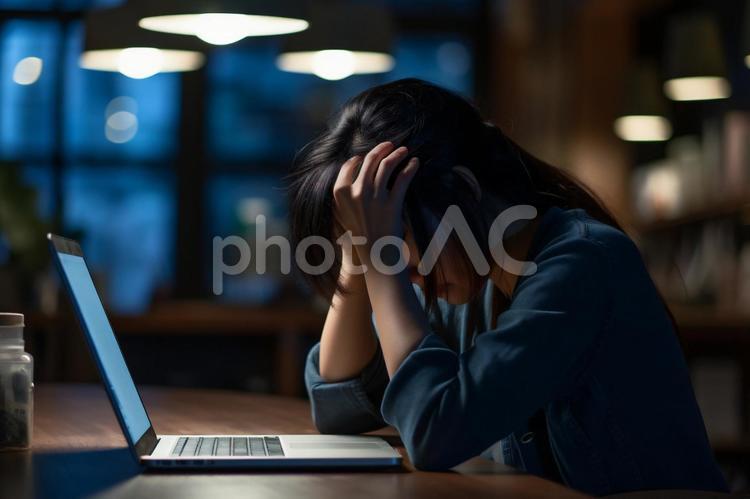 仕事に失敗して落ち込む女性 No 27251112｜写真素材なら「写真ac」無料（フリー）ダウンロードok